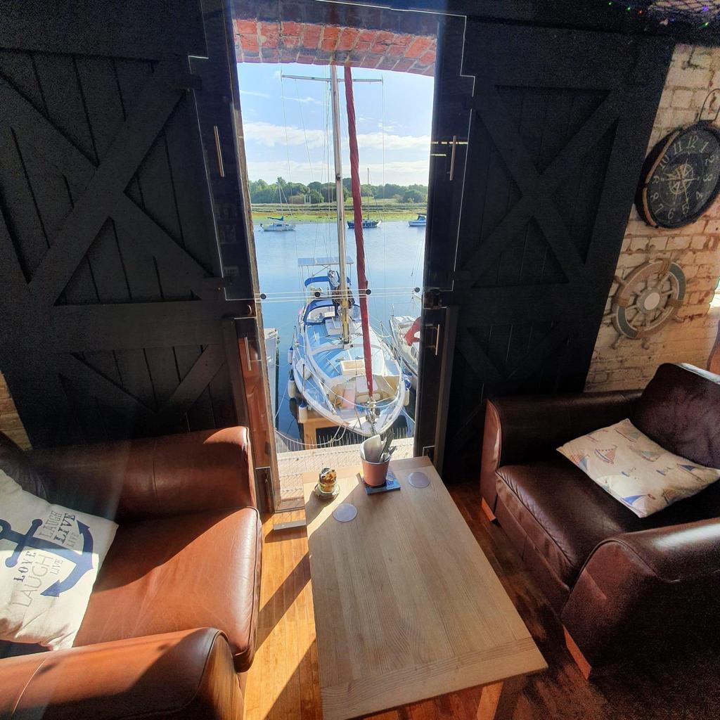 Live Love Local | Tides Coffee Shop in Fareham Marina